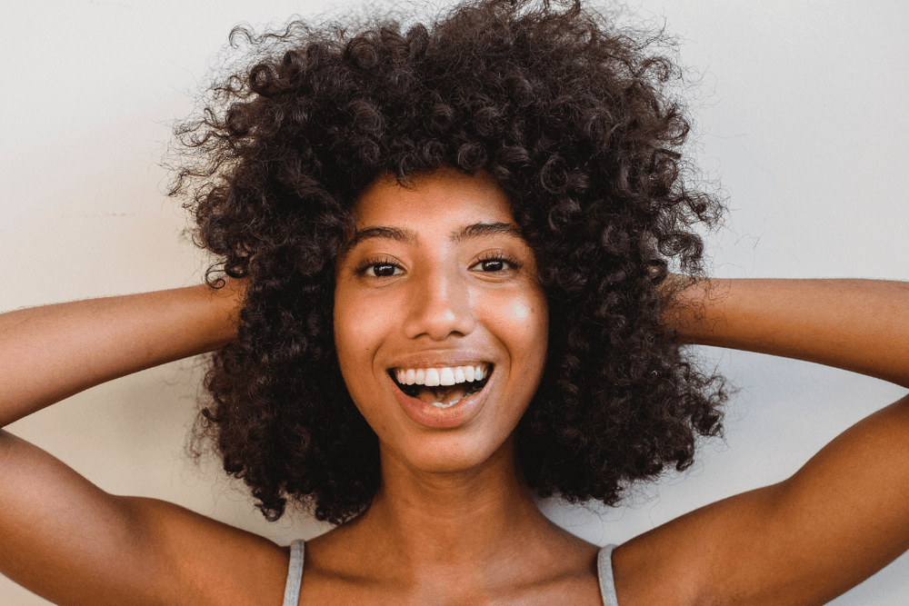 14 Must Follow Tips to Avoid Frizzy Curls