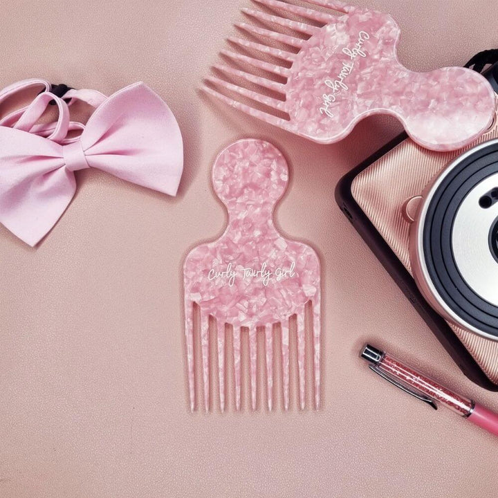 How To Use A Wide Tooth Comb For Curly Hair - Curly Twirly Girl